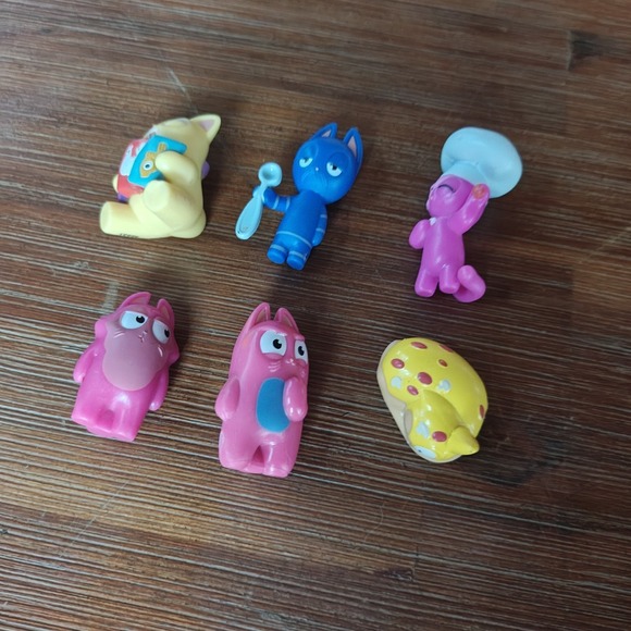 Hasbro | Toys | Hasbro Lost Kitties Lot Of 6 Figures | Poshmark